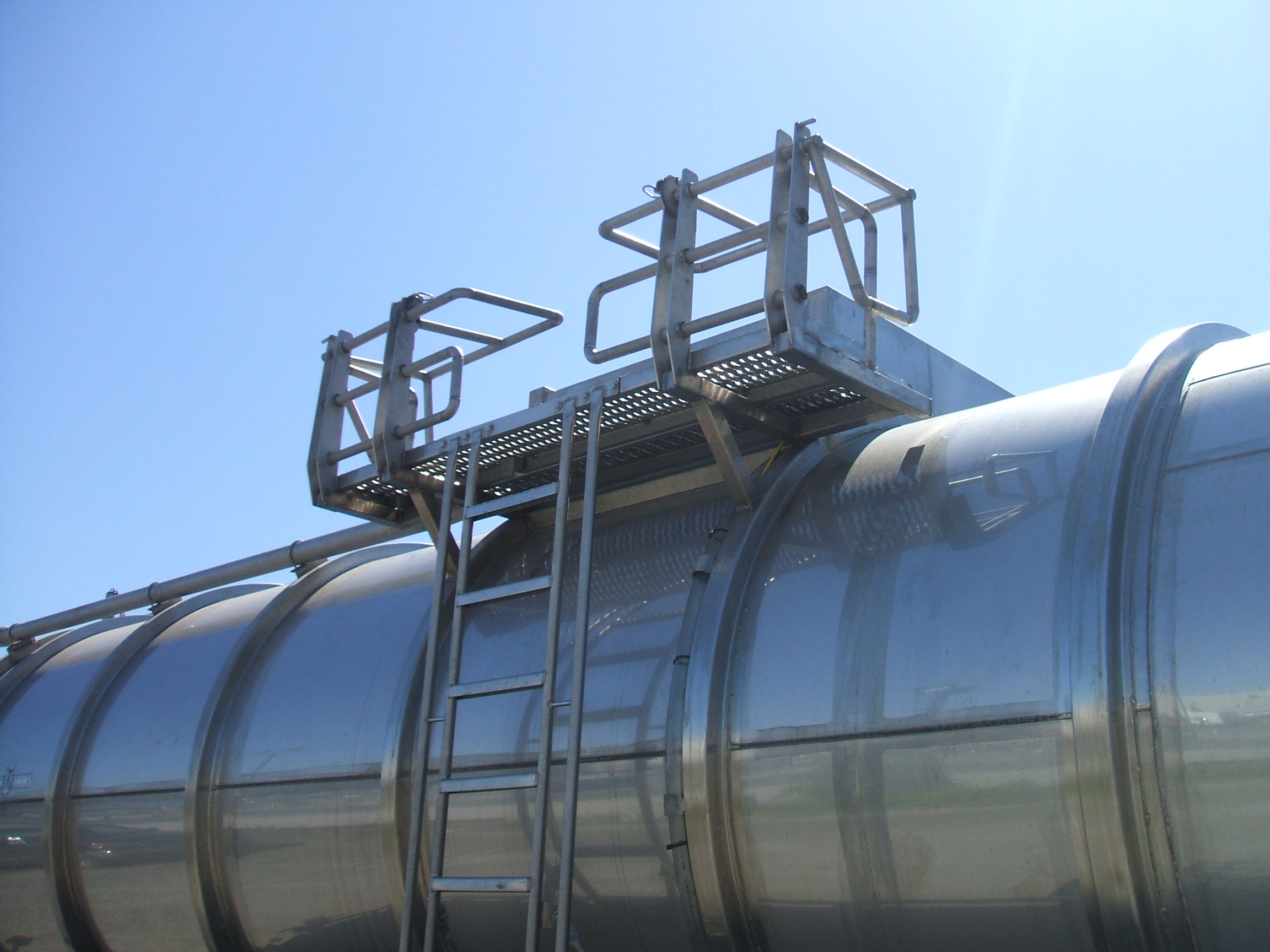 Wolf Tanks - Liquid Tankers