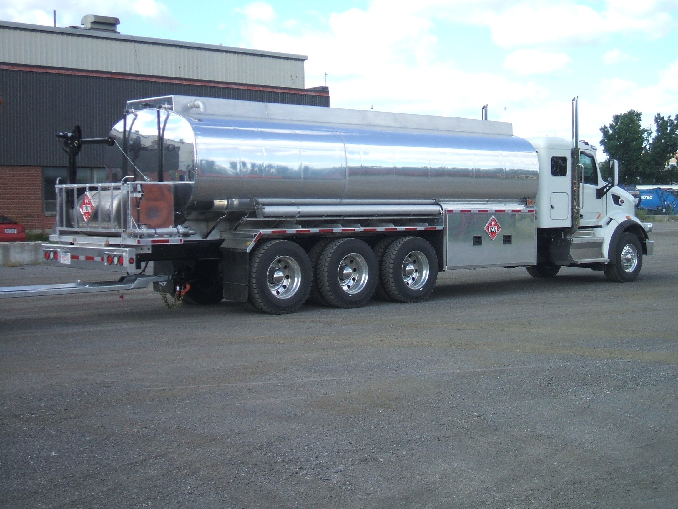 Wolf Tanks - Liquid Tankers